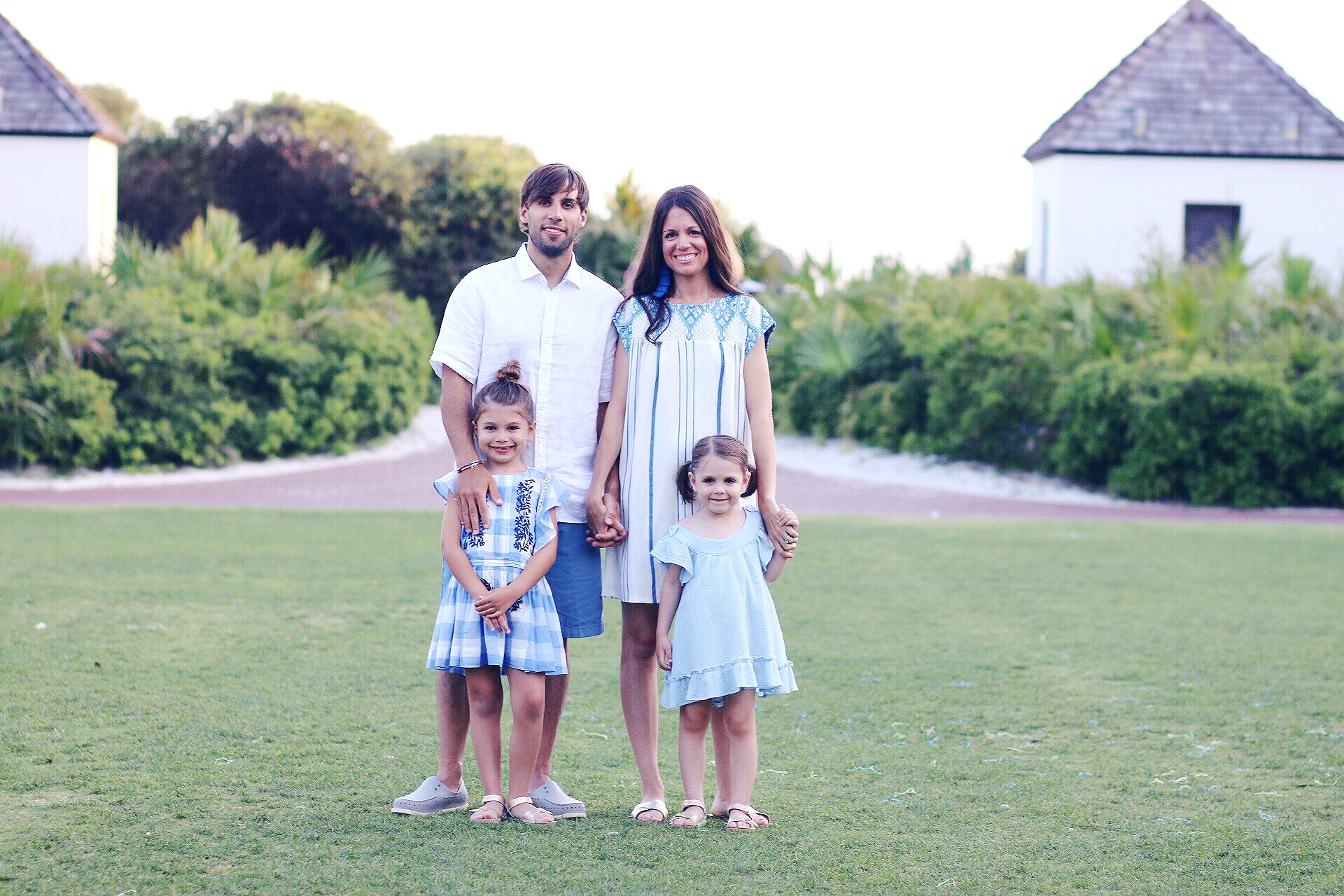 STYLING A FAMILY PHOTOSHOOT